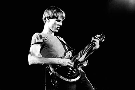 Television Singer And Guitarist Tom Verlaine Dead At 73 Drgnews