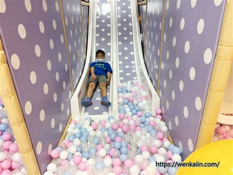台南三井outlet親子樂園 台南室內親子景點：湯姆貝貝 湯姆熊歡樂世界，空間雖不大但設施有趣，還有小火車可以搭。 雨立今 霠