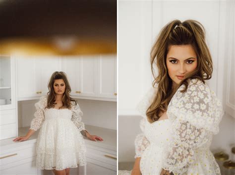S 1960s Style Winter Boudoir Session In Niagara Afterglow
