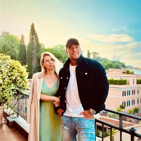 Who Is Alan Ritchsons Wife All About Catherine Ritchson