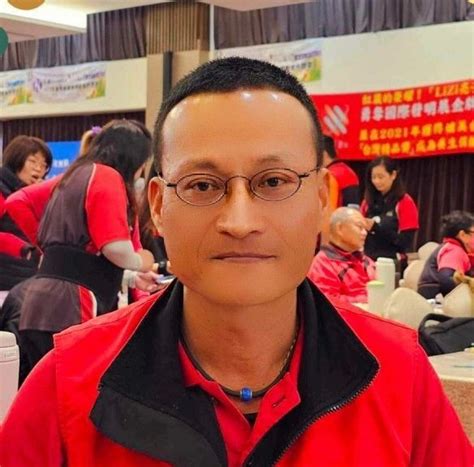 銘堃 你也是這樣嗎？ 想經營社群，卻總是卡在「發文困難症」？ 這是我在某場課堂上，請學員回答的一題： 「你知道發文對績效有幫助，那你為什麼