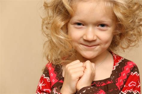 Premium Photo Blonde Girl Portrait Close Up