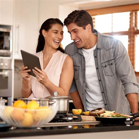 10 Science Backed Habits Of Couples Who Thrive While Others Struggle Dan Kolubinski Yourtango