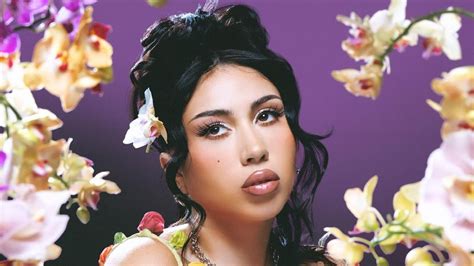 Kali Uchis Y Peso Pluma Juntos En La Canción Igual Que Un ángel
