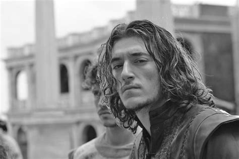 Ето го гаджето на Баян