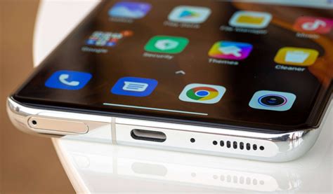 Xiaomi 12 lineup to feature curved displays, symmetrical speakers ...