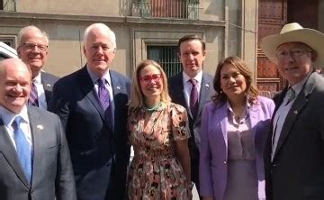 Recibe AMLO A Congresistas De USA