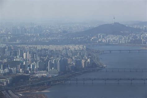 내일날씨 하늘 맑지만 미세먼지로 탁한 공기서울 낮 11도 아시아경제