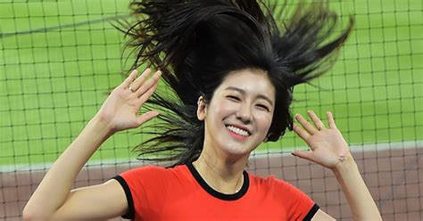 포토엔 치어리더 김연정 긴 생머리 휘날리며프로야구 올스타전