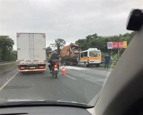 Motorista De Van Morre Na Br 101 Em Joinville Sc Estradas