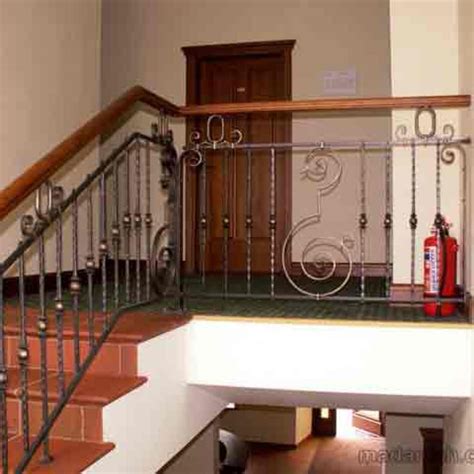 Harga Railing Tangga Besi Pegangan Kayu Purworejo Madaniah™