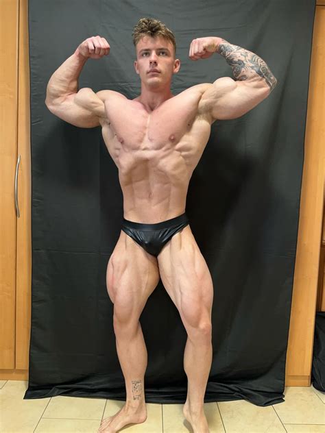 Blond Muscle On Tumblr