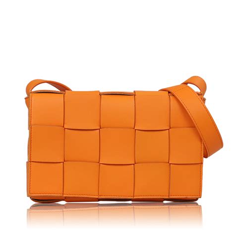 Bottega Veneta（ボッテガ・ヴェネタ）カセット Outfit Of The Day 【公式】ラクサス ブランドバッグ