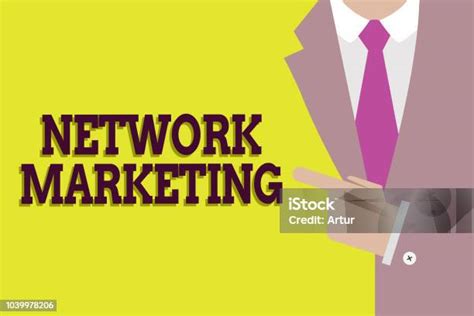 필기 텍스트 네트워크 마케팅입니다 무역 상품 및 서비스의 피라미드 판매 멀티 레벨을 의미 하는 개념 개념에 대한 스톡 벡터 아트 및 기타 이미지 Istock