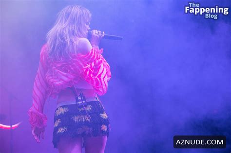 Suki Waterhouse S Sexy Braless Performance At Bonnaroo Music Arts