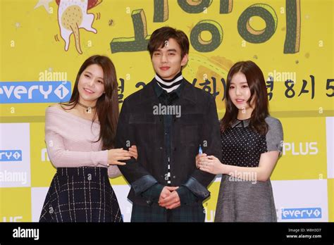 From Left Actress Kim Yong Sun Solar Of South Korean Girl Group