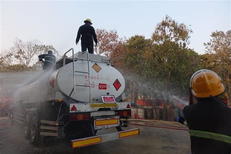 အမရပူရမြို့နယ်တွင် ဆီဘောက်ဆာကား မီးလောင်ပြီး ယာဉ်မောင်း ၁ ဦးသေဆုံး