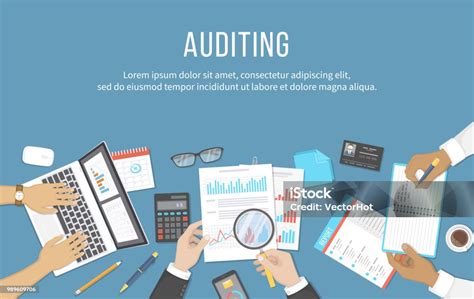 비즈니스 회의 감사 계산 데이터 분석 보고 회계 직장에서 책상에 사람들입니다 문서 그래프 차트 노트북 휴대 전화 노트북 테이블에