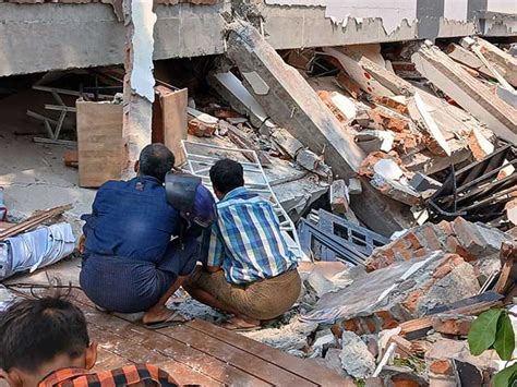 ငလျင်ကြောင့် စစ်ကိုင်းမြို့က လူနေအိမ်နှင့် မယ်သီလရှင်ကျောင်း အပျက်အစီးများ ဓာတ်ပုံ