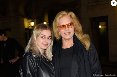 Sylvie Vartan avec sa fille Darina Scotti Vartan à la générale de la