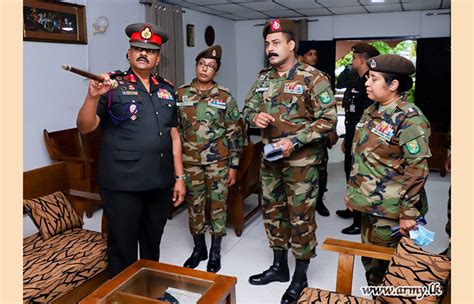 යුද්ධ හමුදාධිපතිතුමන් අනුරාධපුර යුද්ධ හමුදා රෝහලේ නිල සංචාරයක Sri