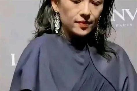 章子怡官宣离婚后，首次公开露面，一下子苍老了生活国际人们