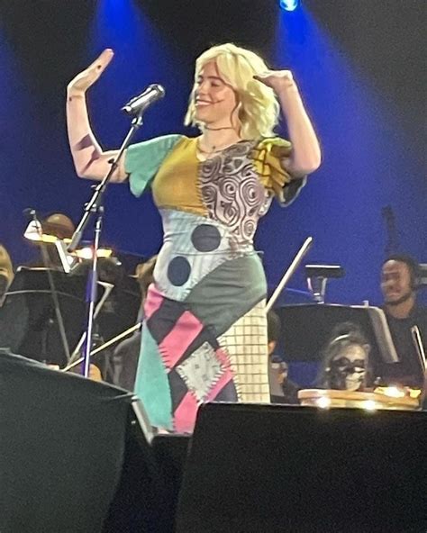 Pin by 𝐁𝐢𝐥𝐥𝐢𝐞 𝐄𝐢𝐥𝐢𝐬𝐡 on ᴘʜᴏᴛᴏ Pretty people Billie Billie eilish