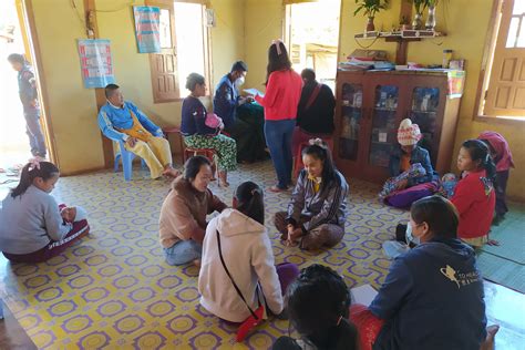 ဟိုပန်ကျေးရွာအုပ်စုရှိ ကိုယ်ဝန်ဆောင်မိခင်များနှင့် ၎င်းတို့မှ မွေးဖ