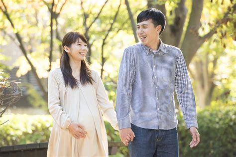 妊娠期間を無理なく夫婦で楽しむ2つのこと！ 妊娠中にできる運動や食事について コモドライフ