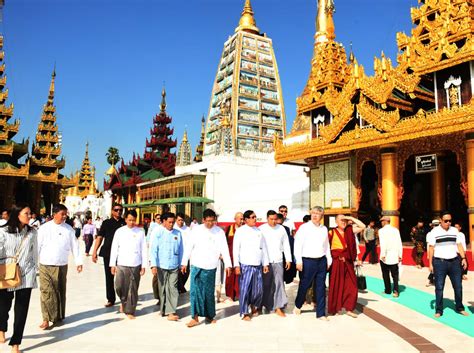 ရုရှားဖက်ဒရေးရှင်းနိုင်ငံ ဘူရားတီးရားပြည်နယ်အကြီးအကဲနှင့်အဖွဲ့ ရ