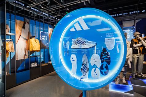 时尚先生 Adidas Sportswear Climacool清风之旅于adidas北京三里屯旗舰店开启