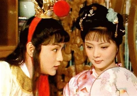 为何在《红楼梦》中“宝姑娘”是狠辣讽刺，“林姑娘”是正确称呼 哔哩哔哩