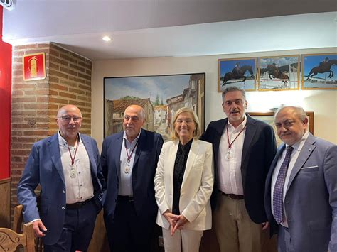 Los Registradores De Castilla La Mancha Homenajean A Los Tres Oficiales