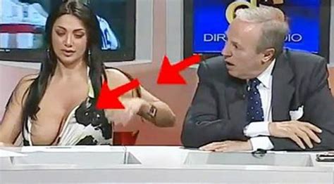 El vestido le jugó una mala pasada a una conductora de TV Infobae