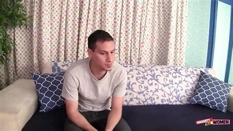 Sapık orta yaşlı seksi kadın shay sert sikişmeden önce bir adama