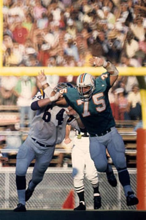 manny fernandez in 2023 american football nfl
