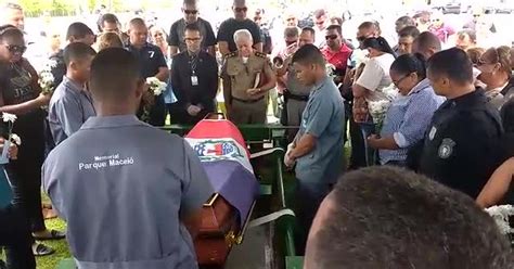 G1 Corpo De Sargento Baleado Em Assalto A ônibus No Jacintinho é