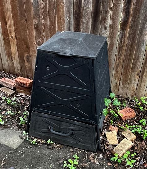 Backyard Compost Unit