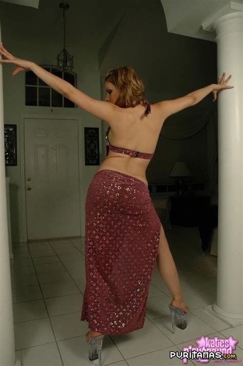 Haciendo La Stripper En El Salon De Casa Haciendo La Stripper En El Salon De Casa