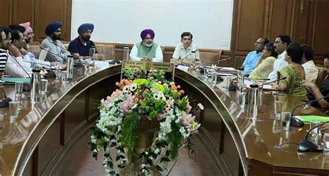 ਪੰਜਾਬ ਸਰਕਾਰ ਵੱਲੋਂ ਵੱਖ ਵੱਖ ਯੂਨੀਅਨਾਂ ਨਾਲ 5 ਘੰਟੇ ਦੀ ਮੈਰਾਥਨ ਮੀਟਿੰਗ ਜਾਇਜ਼