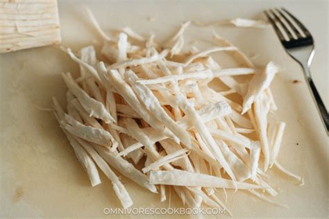 King Oyster Mushroom Stir Fry 手撕杏鲍菇 Omnivores Cookbook