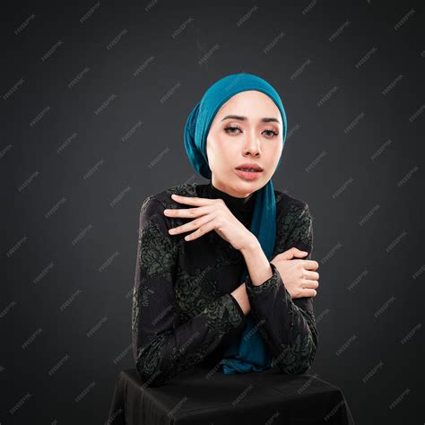 Premium Photo Portrait Of A Beautiful Muslim Female Model Wearing