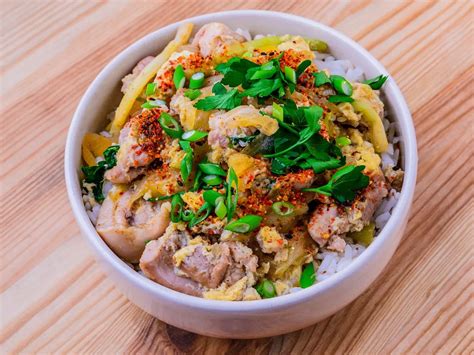 Oyakodon Japanese Chicken And Egg Bowl
