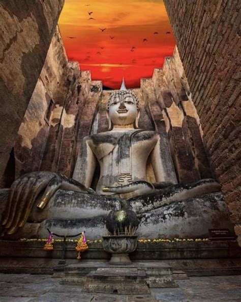 ปักพินโดย Thai Thai🇹🇭🇹🇭 ใน Thai Templeandpalace ศิลปะเหนือจริง พุทธศิลป์ ภาพวาด