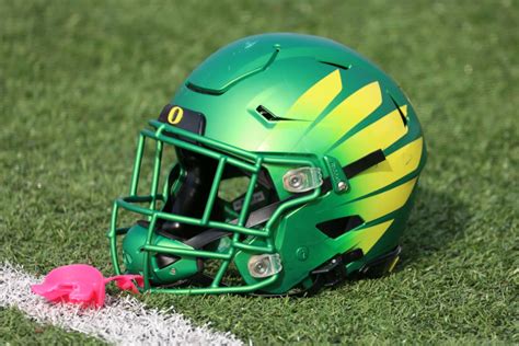 Four Star Running Back Jordon Davison Commits To Oregon Ducks