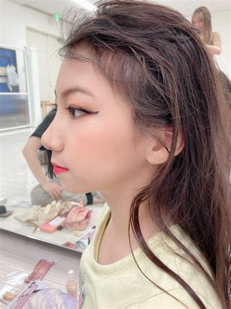 ♡lino♡（母管理） On Twitter 今日はベリーのレッスンの後、舞台メイクのレッスンだったのだ💄 アイライン長く太く引く