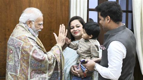 श्रीकांत शिंदे सहकुटुंब पंतप्रधानांच्या भेटीला चिमुकल्या रुद्रांशचं