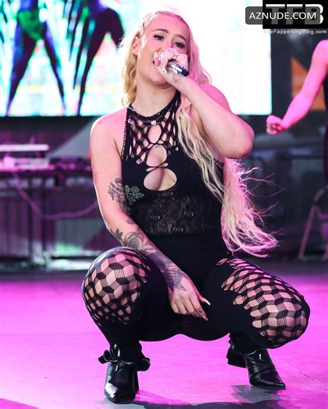 Iggy Azalea Sexy Seen Flaunting Her Hot Tits And Ass At The Annual