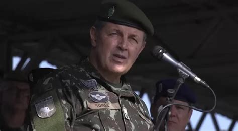 Lula Demite Comandante Do Exército Substituto Será O General Ribeiro
