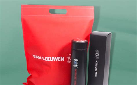 8 Waktu Yang Tepat Untuk Membagikan Merchandise